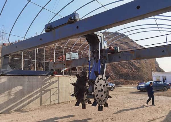 Quality 150-400m3/H Output Large Flipping Span Compost Turning Machine Wheel Type for sale