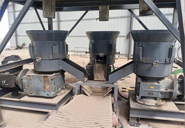 Quality Flat-Die Granulator Fertilizer Production Line Low Energy Consumption Cylindrica for sale
