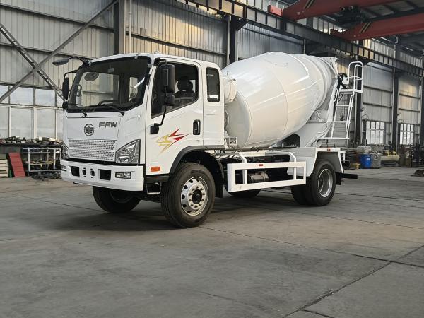 Quality Construction Concrete Mixer Truck 140HP Loading Capacity 5m3 for sale