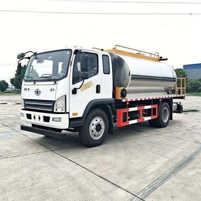 China Heavy Load Asphalt Distribution Truck Built to Support Continuous Asphalt Supply and Accurate Distribution in Construction for sale