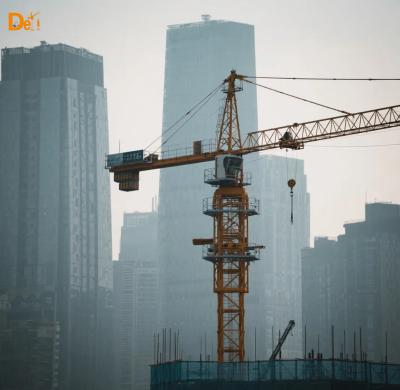 China Zoomlion 7020 Used Tower Crane 10 Ton Lifting Capacity 70M Boom Length for sale