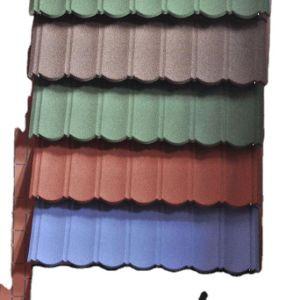 Cina Prezzo all'ingrosso Alluminio 0,30 mm Pietra colorata con rivestimento metallico Piastrelle romane Piastrelle romane 800 PCS / Pallet per costruzione con in vendita