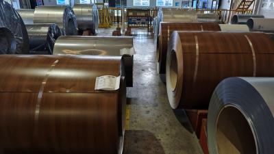 Cina 40 anni di garanzia HDP Legno grano di acciaio lamiera metallica utilizzata per rivestimento di facciata 26Ga in vendita