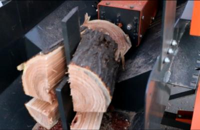 Cina Splitting wood Wounded Log Splitter 20T Processore di legna da ardere con diesel idraulico in vendita
