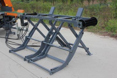 Cina Benzina 15kw Processore a alta velocità di legna da ardere Splitter di legno 30 tonnellate Splitter di legno in vendita