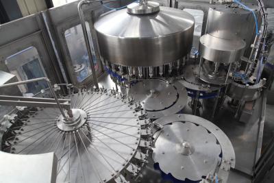 Cina Capacità liquida dell'imbottigliatrice dell'acqua potabile di controllo dello SpA da 1 litro grande in vendita