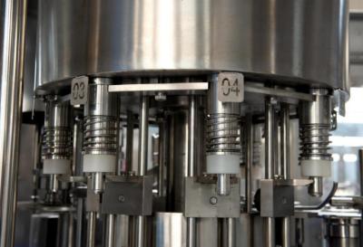China Volledig Auto Minerale het Drinken Huisdier Flessenvullen en het Afdekken Machine voor Kleinschalig Te koop