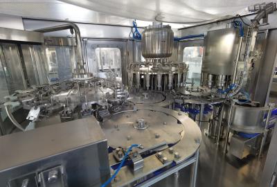 China Volledige Automatische Bottelende het Sap Volledige Productielijn van de Drank Vullende Machine Te koop