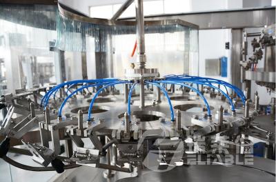 中国 機械を作る1つの飲料に付き低雑音のフル オートの小さい水びん詰めにする機械3つ 販売のため