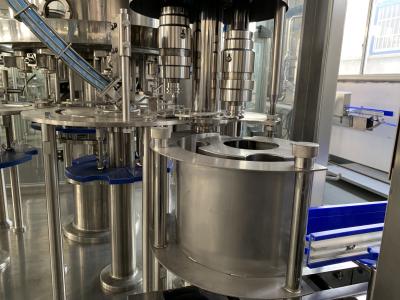 Cina Macchina di rifornimento gassosa bottiglia completamente automatica della bevanda dell'ANIMALE DOMESTICO che fa macchina in vendita