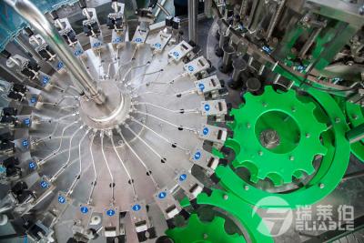 Cina Imbottigliatrice di vetro elettrica della birra 3 in 1 tappatrice di riempimento risciacquante in vendita