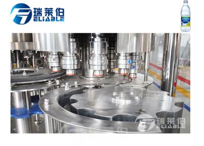 China Máquina de enchimento carbonatada totalmente automático da bebida à venda