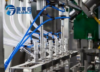 Cina Imbottigliatrice di plastica di potere basso per la bevanda liquida dell'acqua di 5L 10L, 600 BPH in vendita