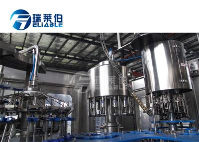 Cina L'attrezzatura di coperchiamento di riempimento automatica di lavaggio delle bottiglie di vetro ha trattato acqua minerale/pura in vendita