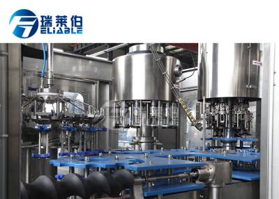 Cina L'attrezzatura di coperchiamento di riempimento automatica di lavaggio delle bottiglie di vetro ha trattato acqua minerale/pura in vendita