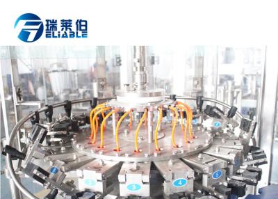 Cina 3 in 1 imbottigliatrice di vetro automatica per 300 ~ 1500ml ha imbottigliato la birra in vendita
