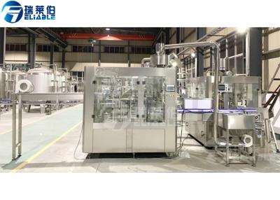 China 8000BPH Monobloco 3 em 1 Máquina automática de enchimento de água à venda