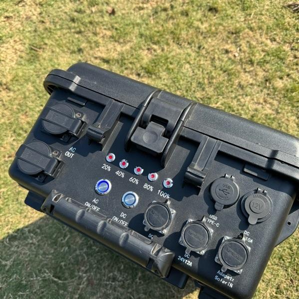 Hot Products 6000W Large Capacity Multi-Functional Portable Solar Generator Emergency Power Station, Suitable for Family and Camping Use