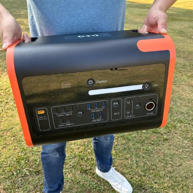 Solar Panel Power Station 2200W Portable Generator with AC/DC 230V Output Power Bank