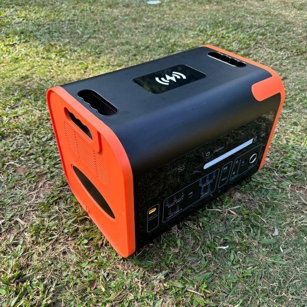 2200W 110V 220V Camping Emergency Solar Panel Input 800W Portable Power Station