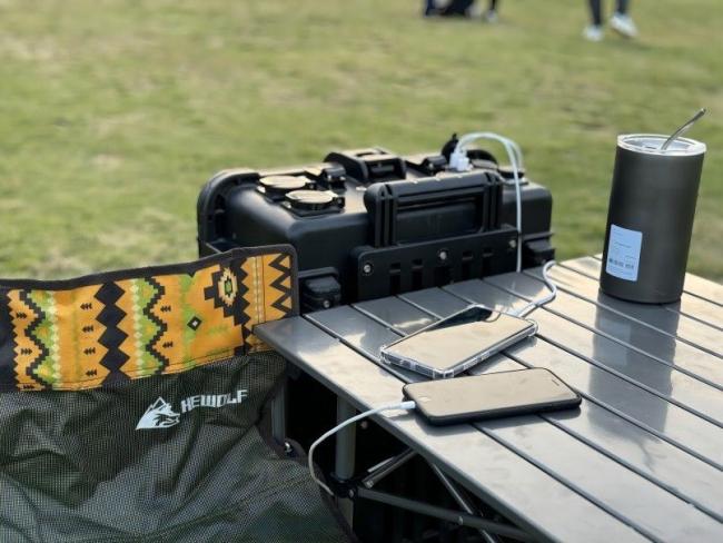 Multifunctional Energy Storage Trolley Case Outdoor 220V High Power Portable Power Station