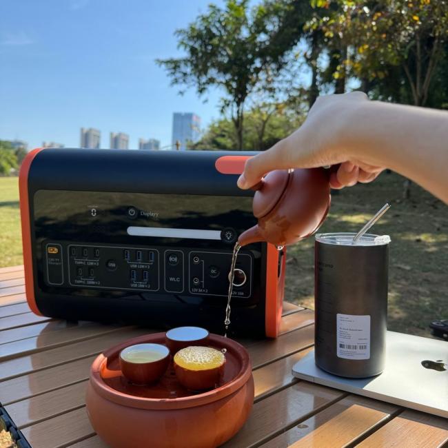 Mobile Wireless Charger Station 2200W Portable Power