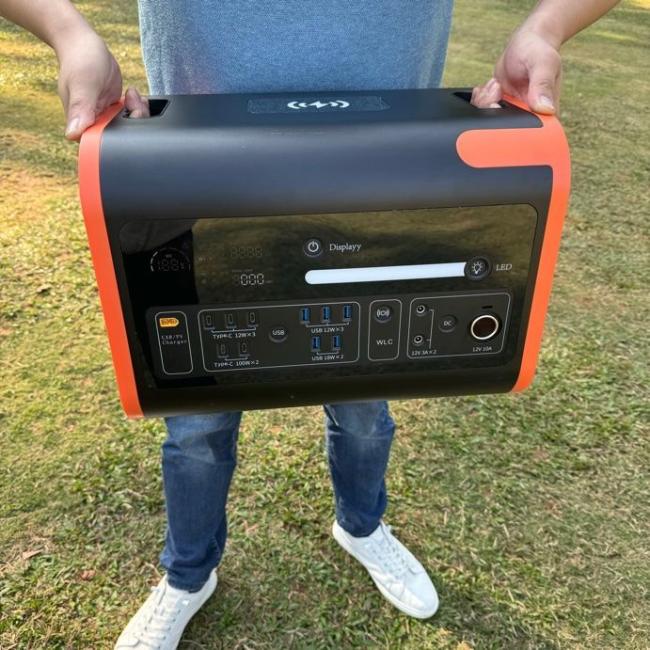 2200W Portable Mobile Power Supply Long Life Large Capacity Solar Power Station