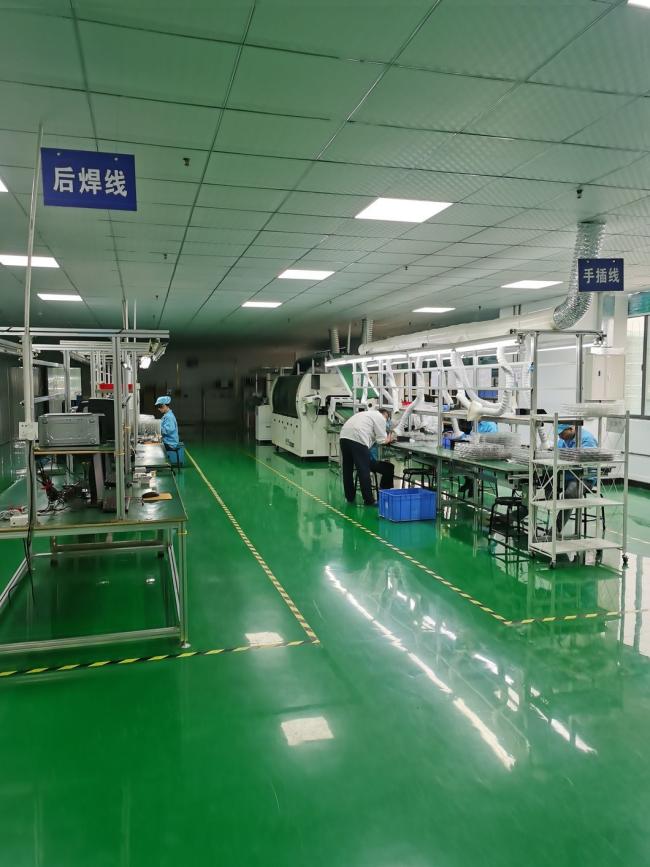 China Manufacturer Wholesale Price Lithium Ion Battery Powered 600W Portable Solar Power Station Alternative Solar Generator