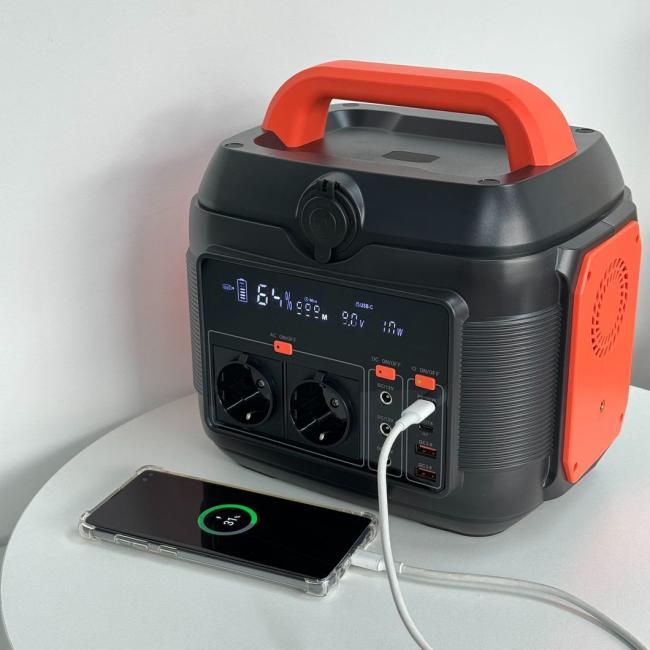 600W Charging Treasure 288wh Multifunctional Solar Generator Portable Power Station