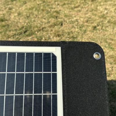 Cina Pannello di celle solari da 60 W per ricarica rapida 17.5V/3.4A DC Output Design pieghevole in vendita