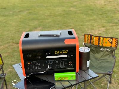 Cina AT22 800W carica solare batteria portatile pieghevole Stazione di energia solare per campeggio in vendita