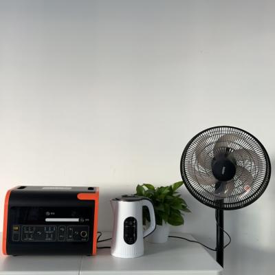 Cina AT22 LiFePO4 2000W carica super veloce centrale elettrica portatile portatile uscita CA 220V all'aperto in vendita