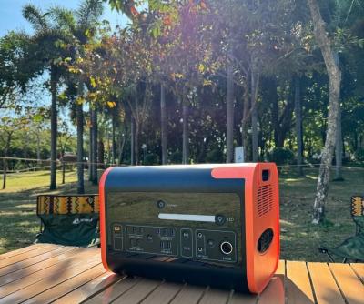 Cina 1800W 2000W 2200W Centrale elettrica portatile 2kw con batteria al litio LiFePO4 AT22 Nero in vendita