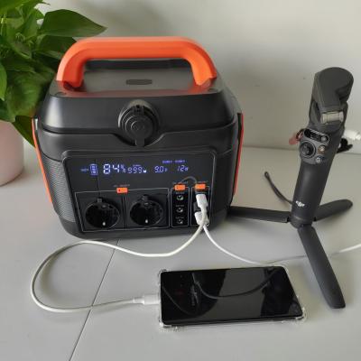 Cina 2024 Mini generatore solare a caldo di 600W Stazione elettrica portatile con display a cristalli liquidi in vendita