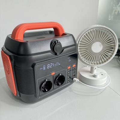 Cina Stazione portatile di alimentazione di energia solare di emergenza da 200W600W con uscita di onde sinusoidali in vendita