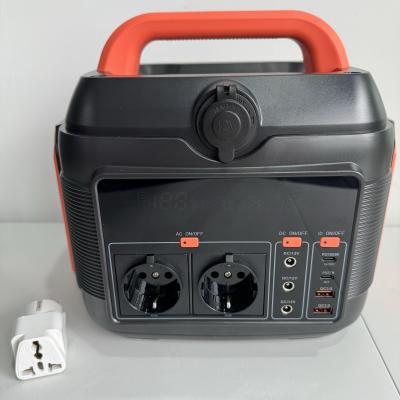 Cina Stazione portatile di alimentazione di energia solare di emergenza da 200W600W con uscita di onde sinusoidali in vendita