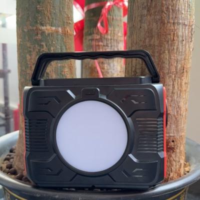 Cina Stazione solare portatile da 200W con S2X-173 e materiali resistenti alle intemperie in vendita