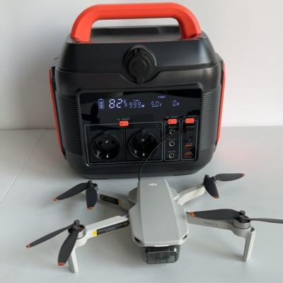 Cina LiFePO4 Battery Charging Bank 600W Potenza mobile con QC3.0 di uscita 18W e illuminazione LED 11W in vendita