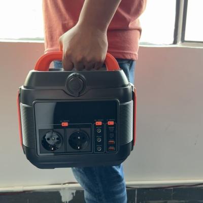 中国 600W携帯太陽光発電機 タイプCUSB DC AC出力 モバイル発電所 MPPT 販売のため