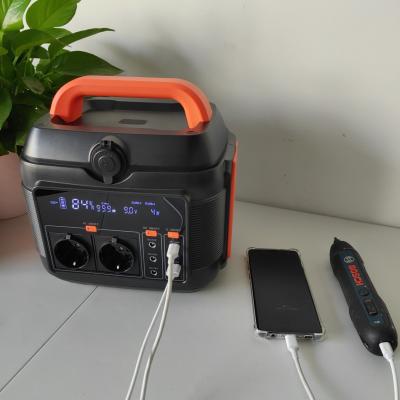 Cina Uscita CA 220V 50Hz/110V 60Hz Stazione di alimentazione portatile 600W per emergenze di alimentazione mobile in vendita