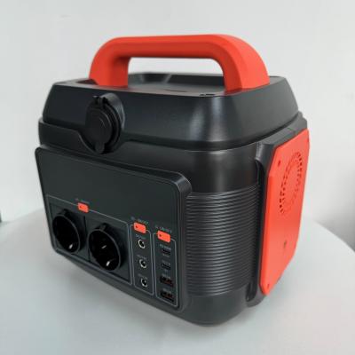 中国 LED照明とQC3.0出力を持つ600Wの室外リチウムイオン電池発電所 販売のため