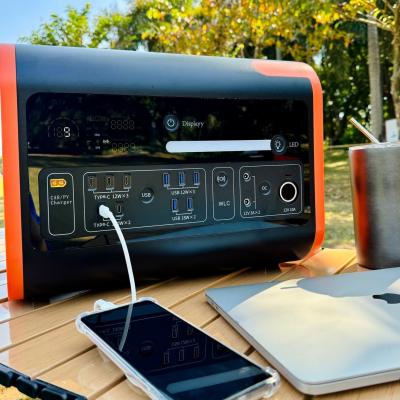 Cina Stazione elettrica mobile a ricarica rapida da 1500W per lo stoccaggio dell'energia solare e la ricarica wireless in vendita