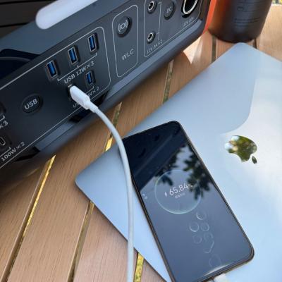 Cina Stazione solare da 2200W con batterie di litio ferro fosfato sicure e durevoli in vendita