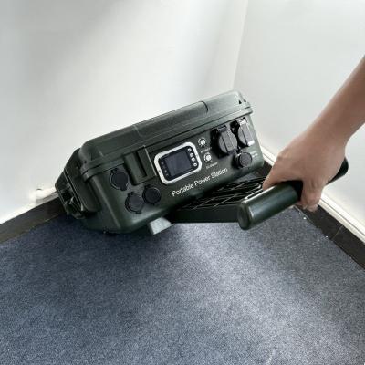 Cina 12V/10A uscita CC 220V generatore solare portatile 300W 2200W 7000W per il range Soc 5%-95% in vendita