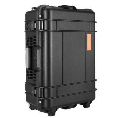 Cina Stazione di energia solare portatile da 3 kW/4 kW con batterie al litio e uscita di onde sinusoide AC pura in vendita