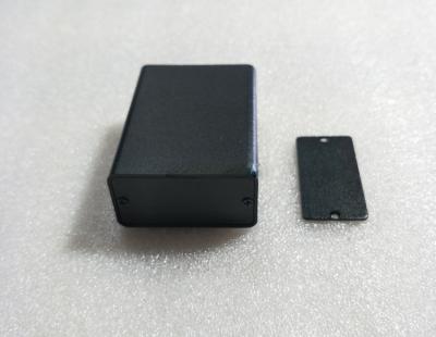 Cina OEM Cassa di alluminio estrusso per sabbiatura nera-rosso in dimensioni ridotte in vendita