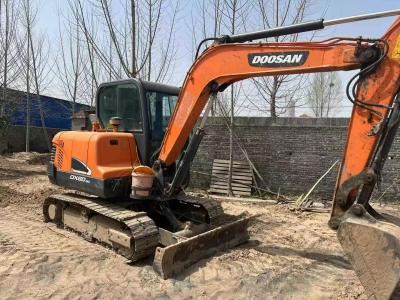 Cina Escavatore usato Doosan DX60-9C da 6 tonnellate del 2020, oltre 3000 ore, buone condizioni in vendita