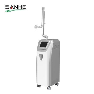 Cina la macchina frazionaria frazionaria del laser di CO2 del laser di CO2 della metropolitana del metallo di 40W rf per le cicatrici pela rifare la superficie di Vaginal Tightening in vendita
