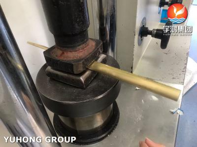 Cina Tubo per scambiatori di calore in ottone di alluminio ASME SB111 C68700 U per raffreddatori di raffinerie in vendita