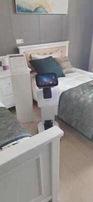 China De Robot LEIDENE van de koffie van de Slimme Dienst Zelf de Leveringsrobot van Mobile 35W Vertoningskelner Te koop